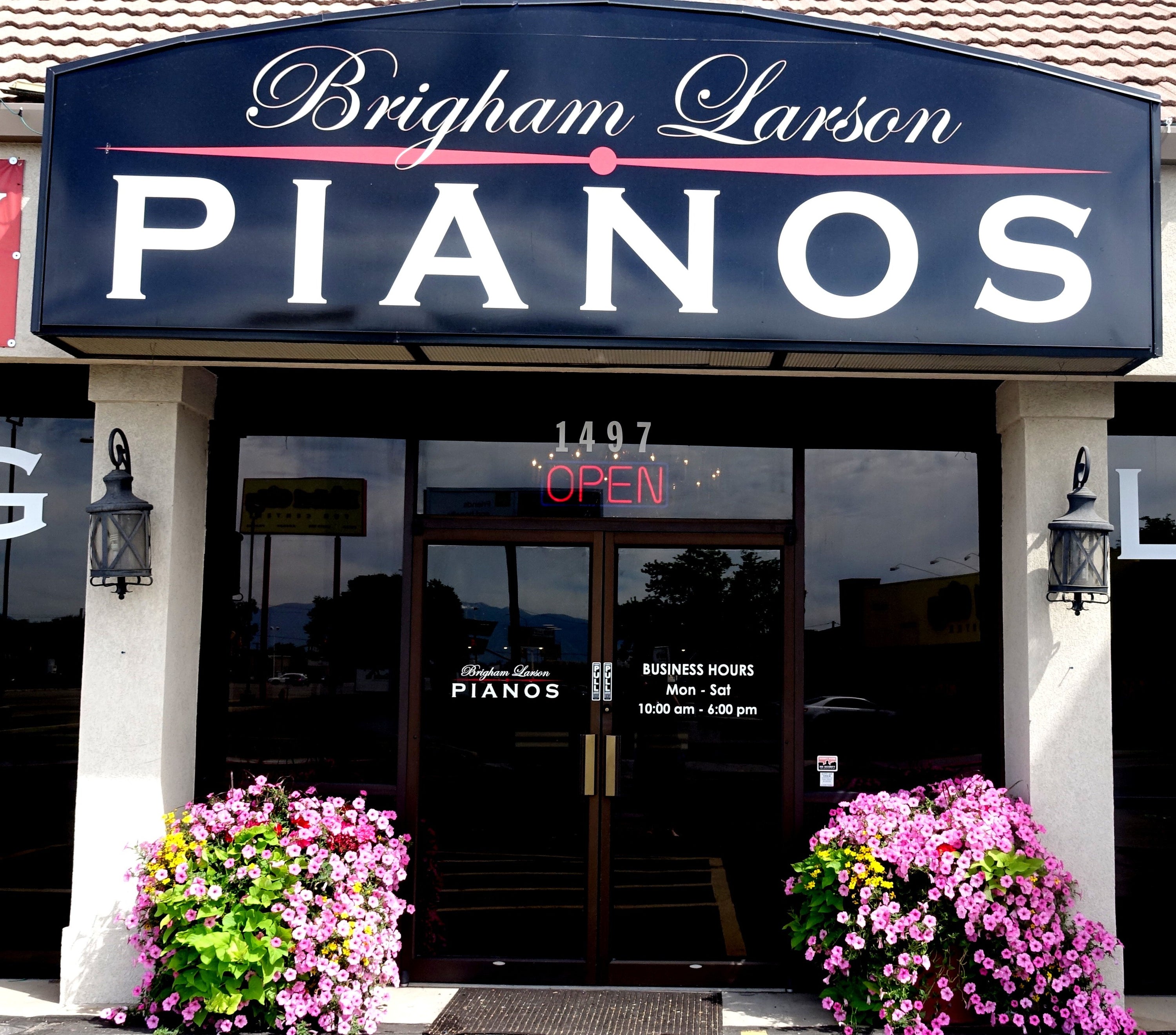 1970 Yamaha U2 Upright / 50" Satin Black – Brigham Larson Pianos